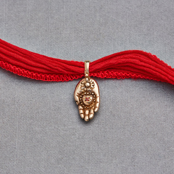 Mini Mana Hand | Catherine Michiels