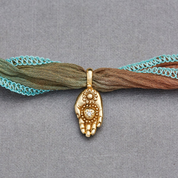 Mini Mana Hand | Catherine Michiels